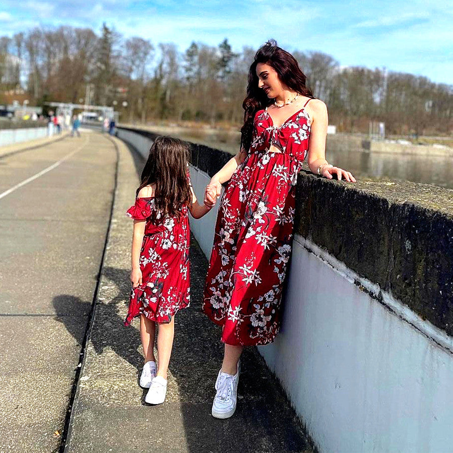 2022 Family Matching Outfit Red Floral Print Dresses and T-shirts Sets
